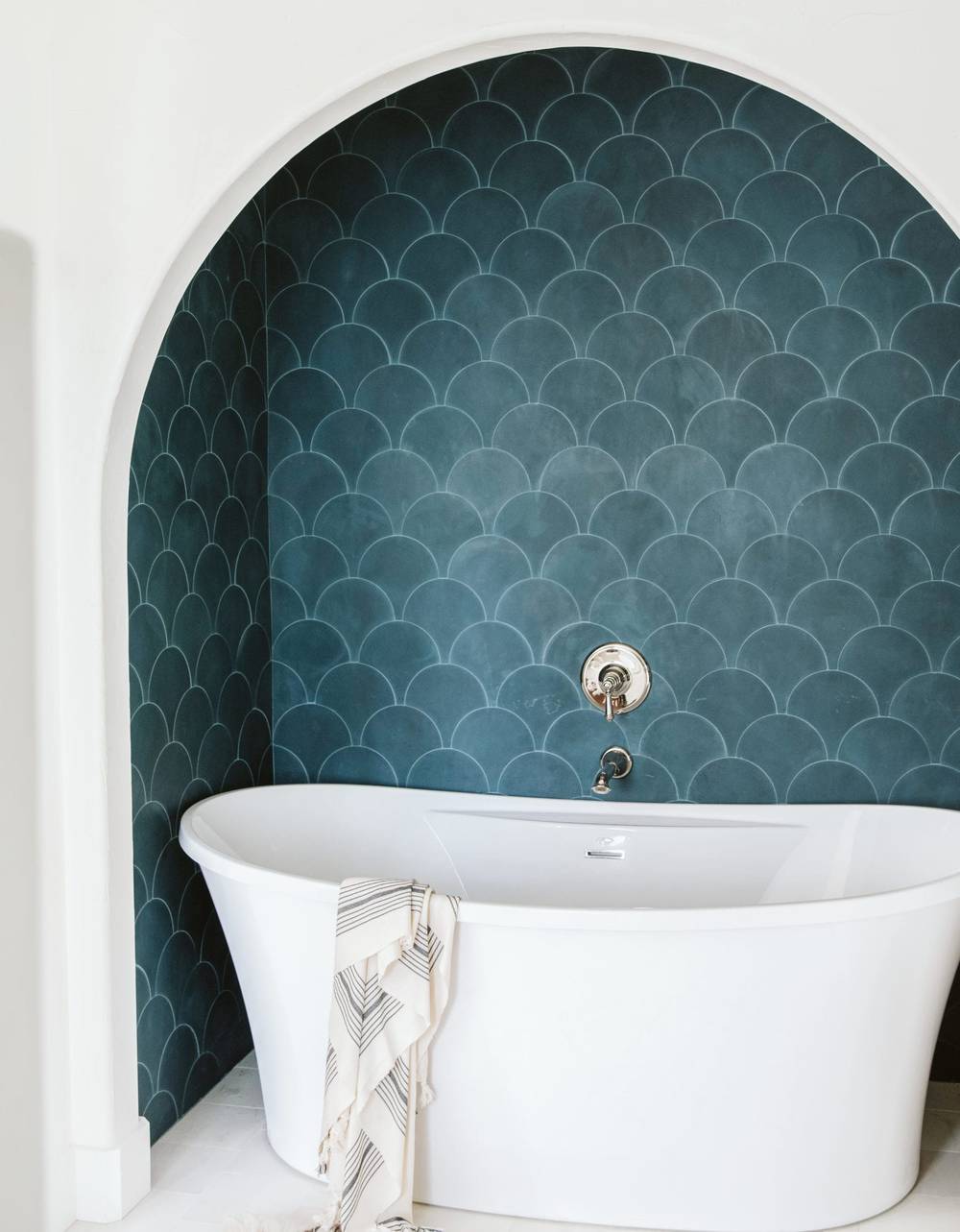 federal blue scallop | concrete cement tiles | clé tile