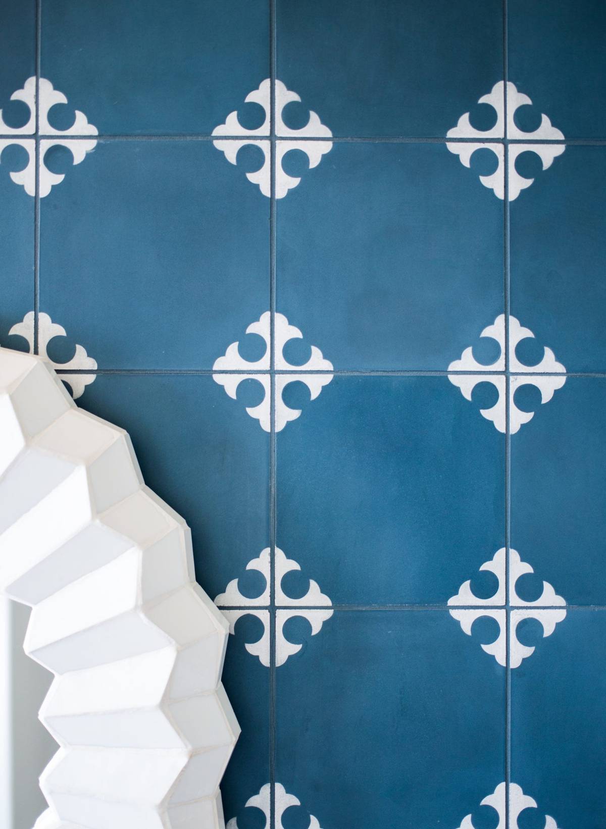clé tile | concrete cement | cross | federal blue