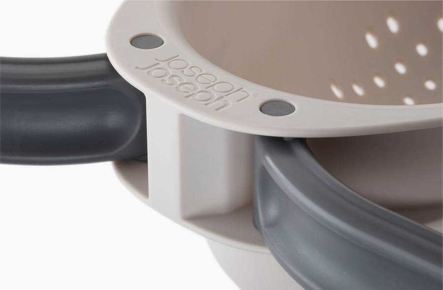 Small Colander with Folding Handles | Joseph Joseph US