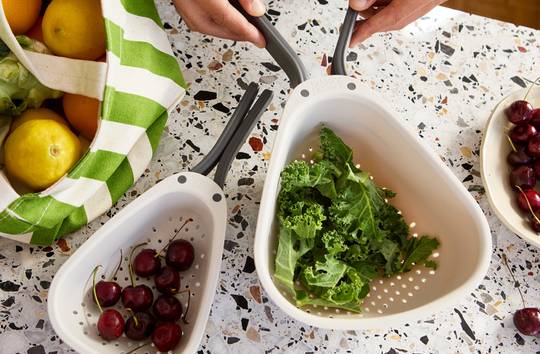 Small Colander with Folding Handles | Joseph Joseph US