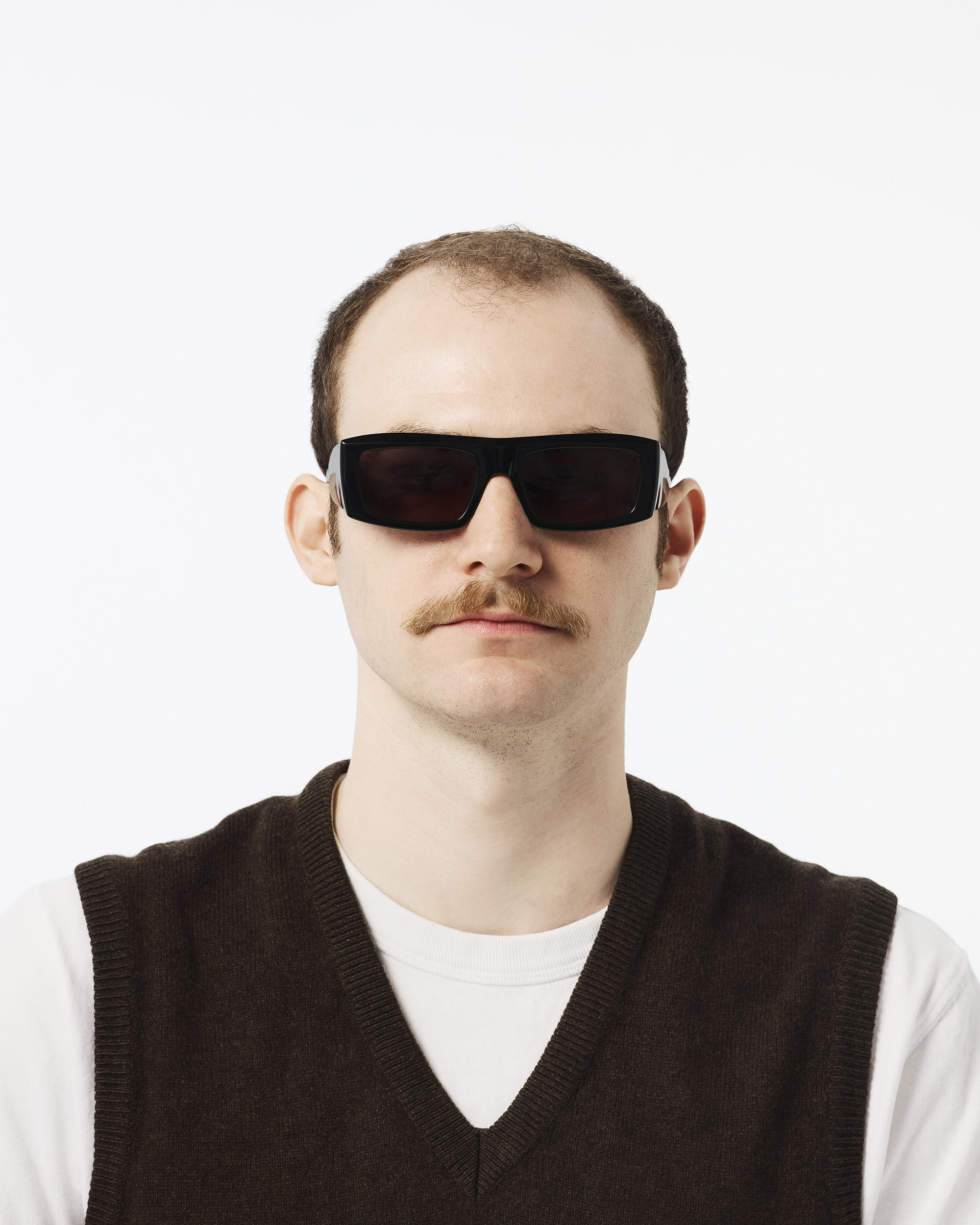 Akira: Bold 90s-Inspired Rectangular Sunglasses | Cubitts