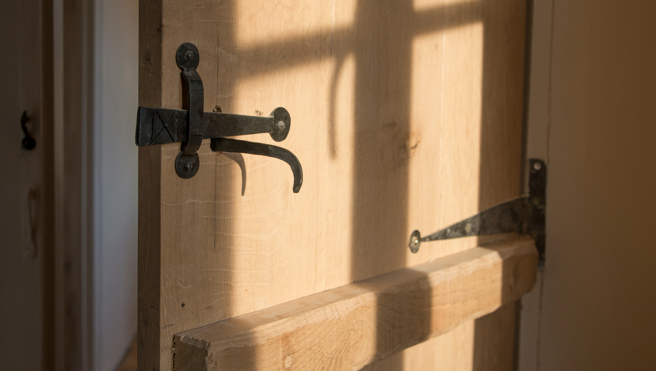 How To Fit A Suffolk Latch | Instructions | Door Furniture