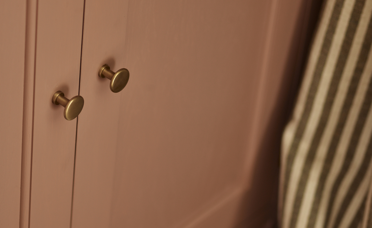 Cabinet Hardware | Brass Kitchen Hardware | Rowen & Wren