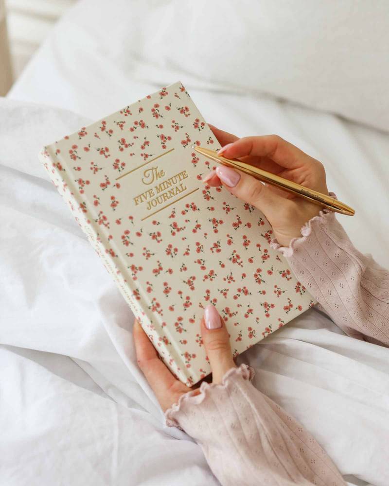 The Five Minute Journal - Gratitude Journal by Intelligent Change