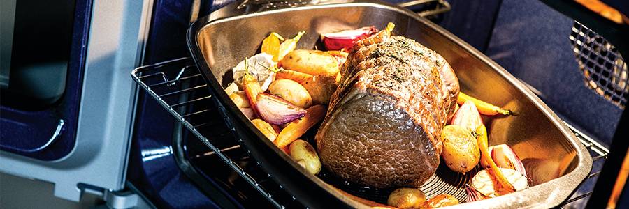 Roasting Trays & Tins | Roast Dinners | Shop Circulon UK