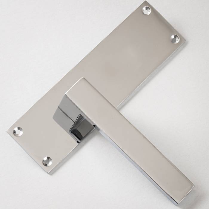 Polished Chrome Door Handles On Backplate - Suffolk Latch Company