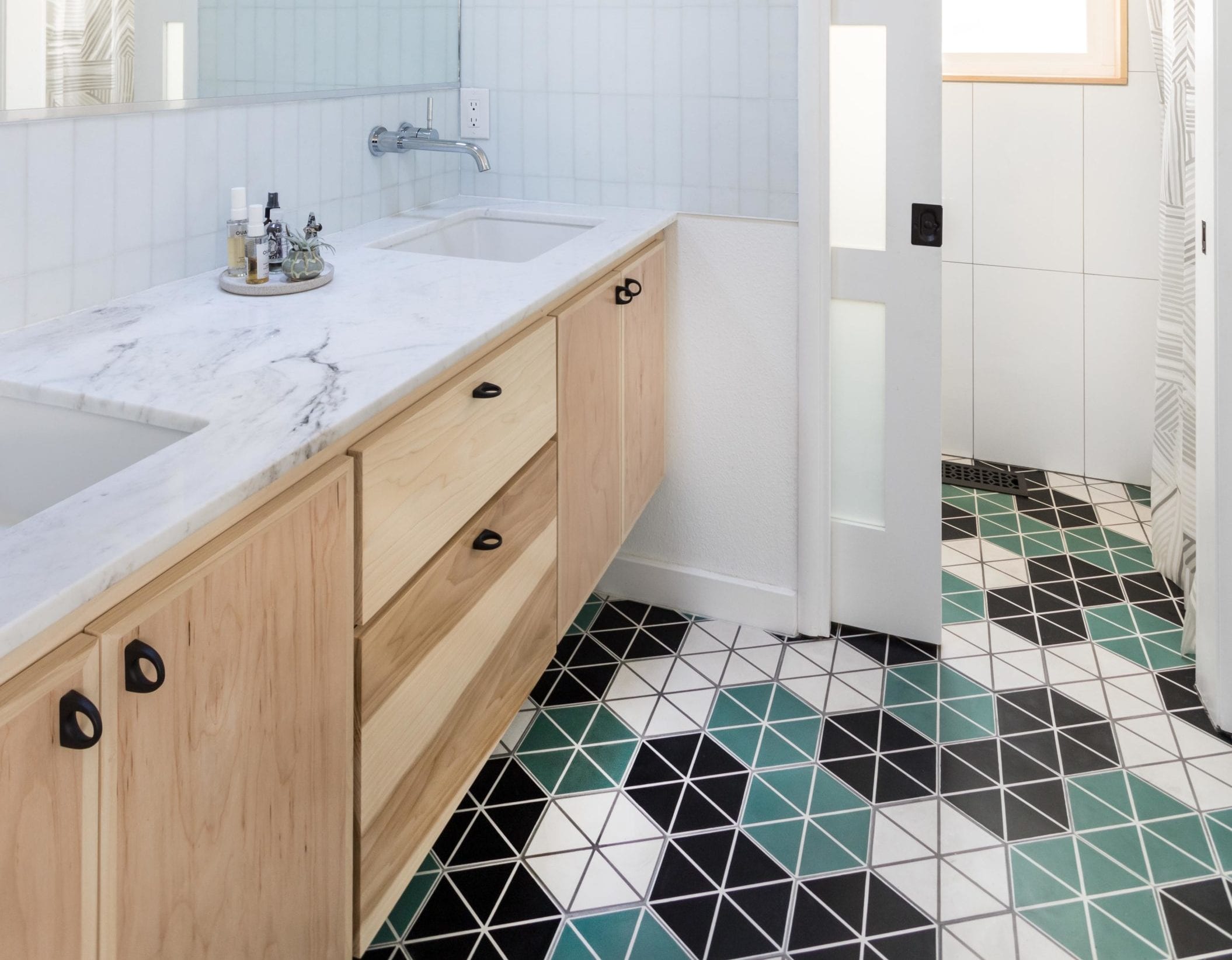 clé tile | concrete cement | try angle line | black white | hex