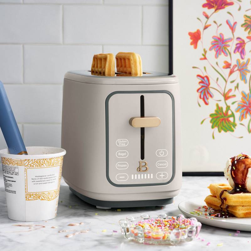 2-Slice Toaster with Touch-Activated Display – Beautiful™