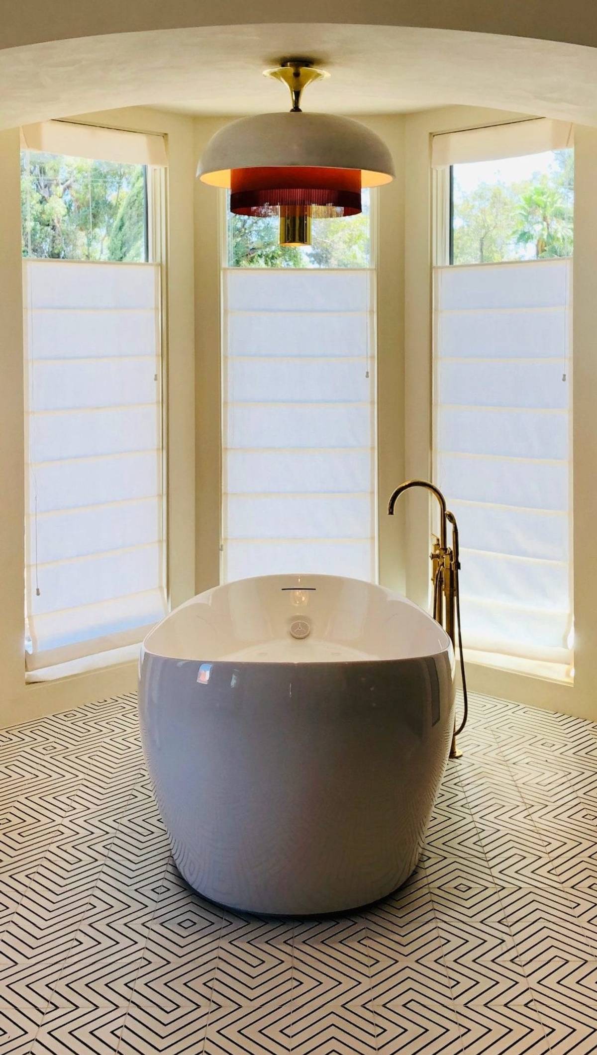 clé tile | concrete cement | zenith | pinstriped | white black