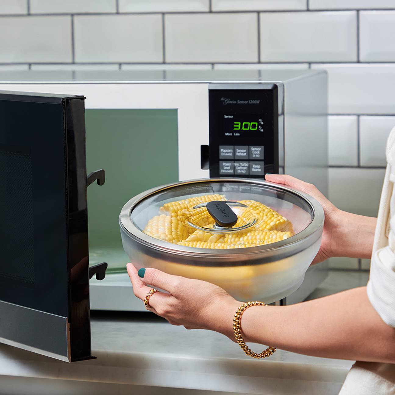 How to Microwave Corn on the Cob | Anyday