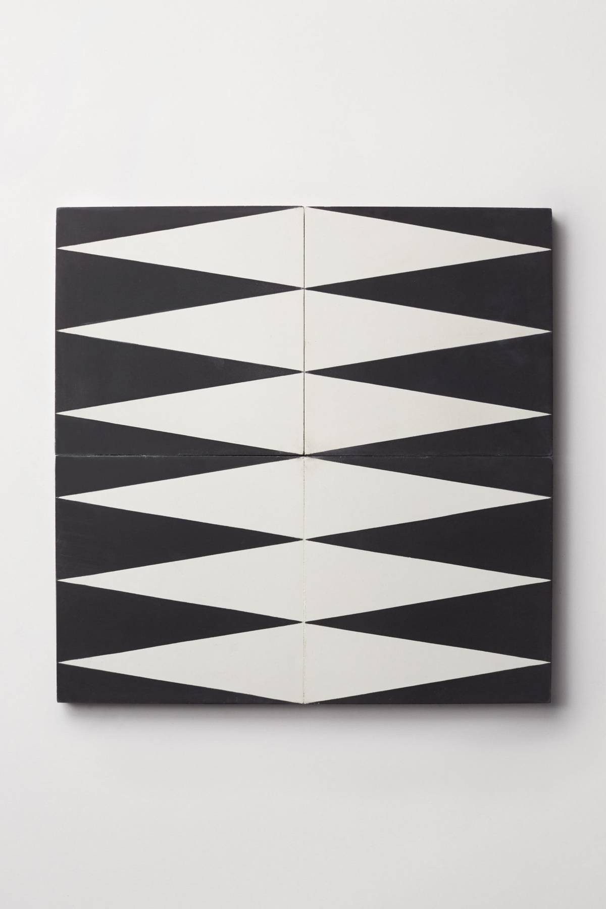 clé tile | concrete cement | dartanian | black white