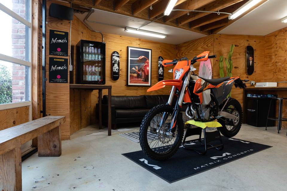 Deus Emporium X Bleach Design Werks Launch Party – Deus Ex Machina USA