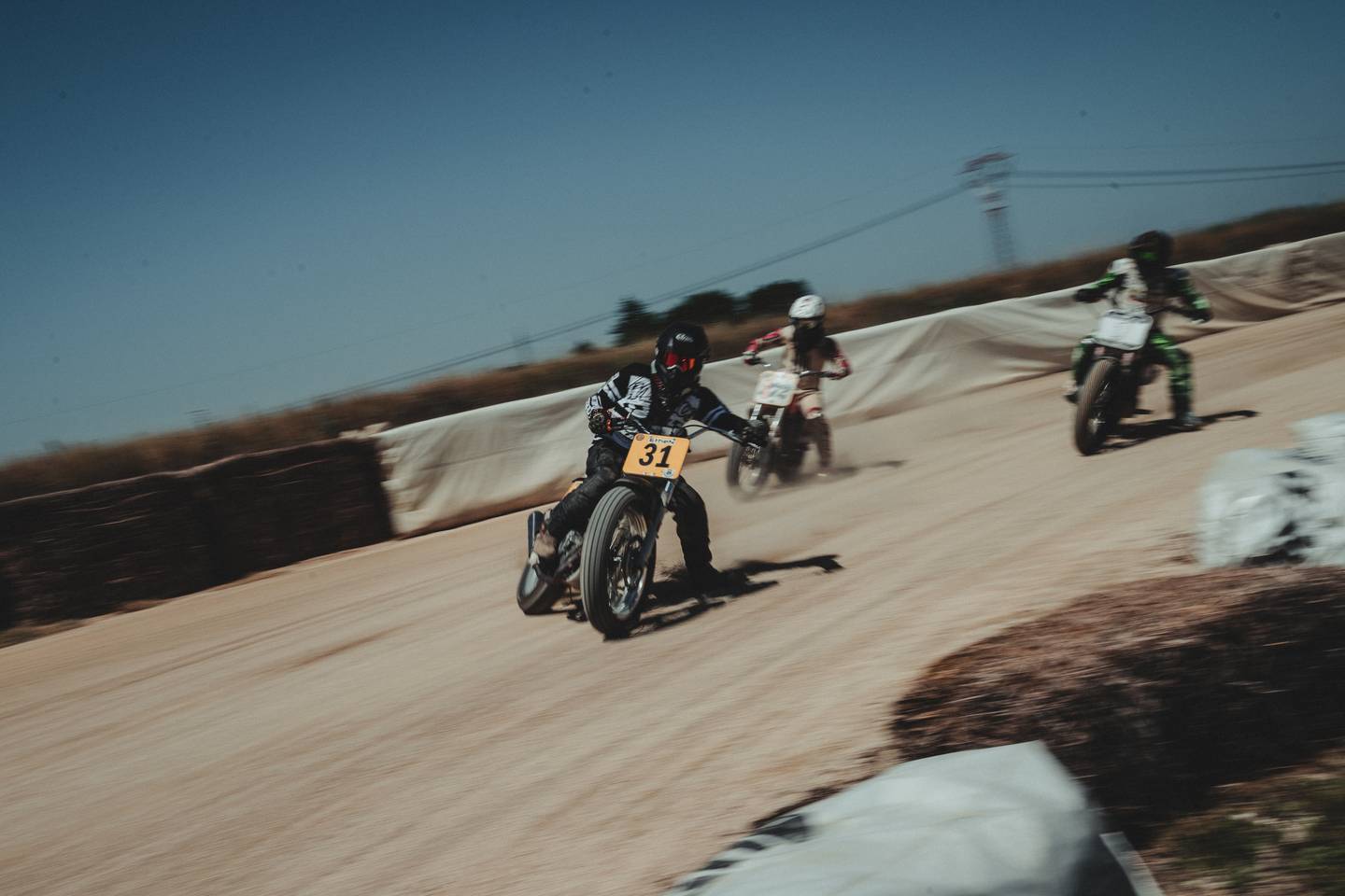 DUST & FUN - FIRST WEEKEND ON THE TRACK – Deus Ex Machina Australia