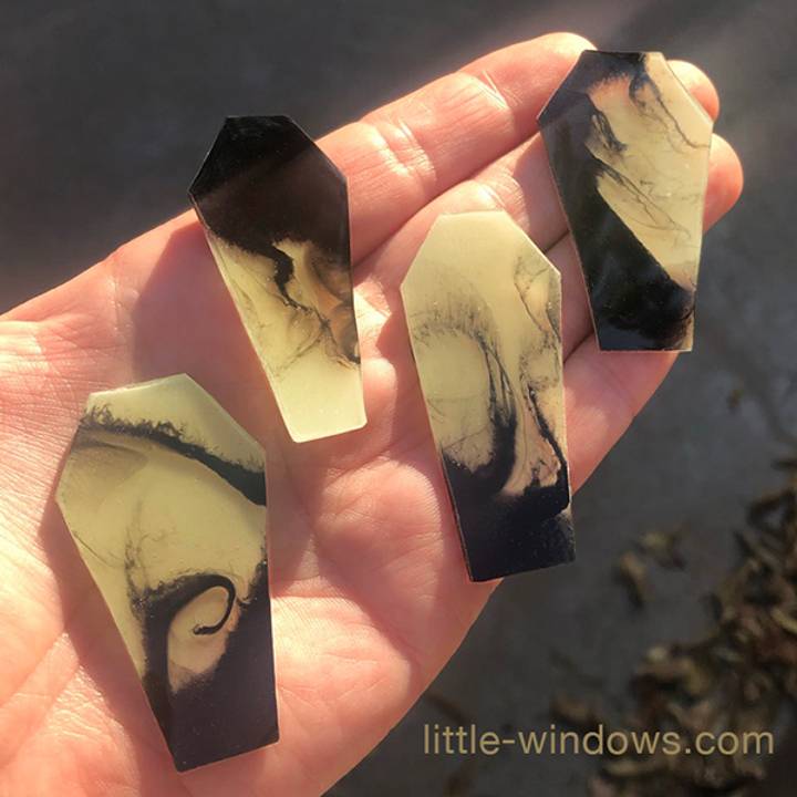 More Glow In The Dark Resin Jewelry - Pour & Glow Technique – Little ...