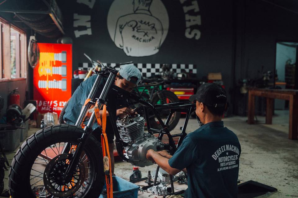 La Tigre - The rebirth of a neglected 2003 Suzuki GS250 Thunder – Deus ...