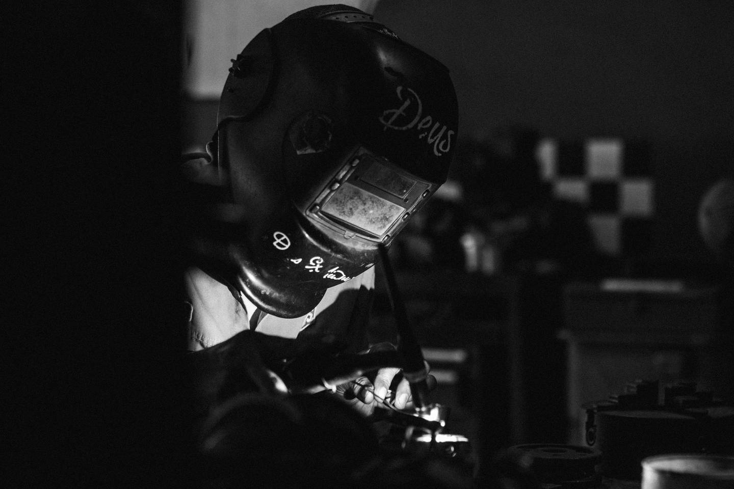 La Tigre - The rebirth of a neglected 2003 Suzuki GS250 Thunder – Deus ...
