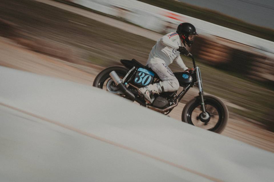 DUST & FUN #1 – Deus Ex Machina Australia