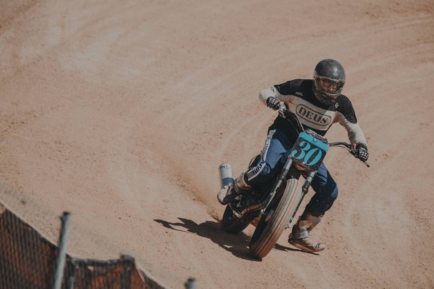 DUST & FUN #3 – Deus Ex Machina Australia