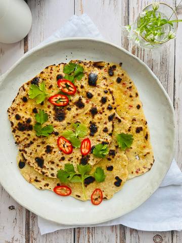 Garlic, Chilli and Honey Yoghurt Flatbreads | Joseph Joseph UK