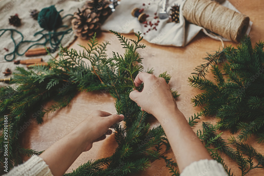 6 Christmas Activities for Families That Love the Outdoors