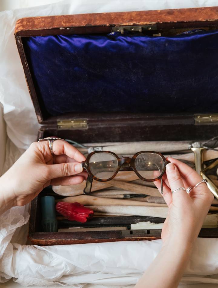 Cubitts x Errin Hussey of the Henry Moore Institute: Spectacles in scu