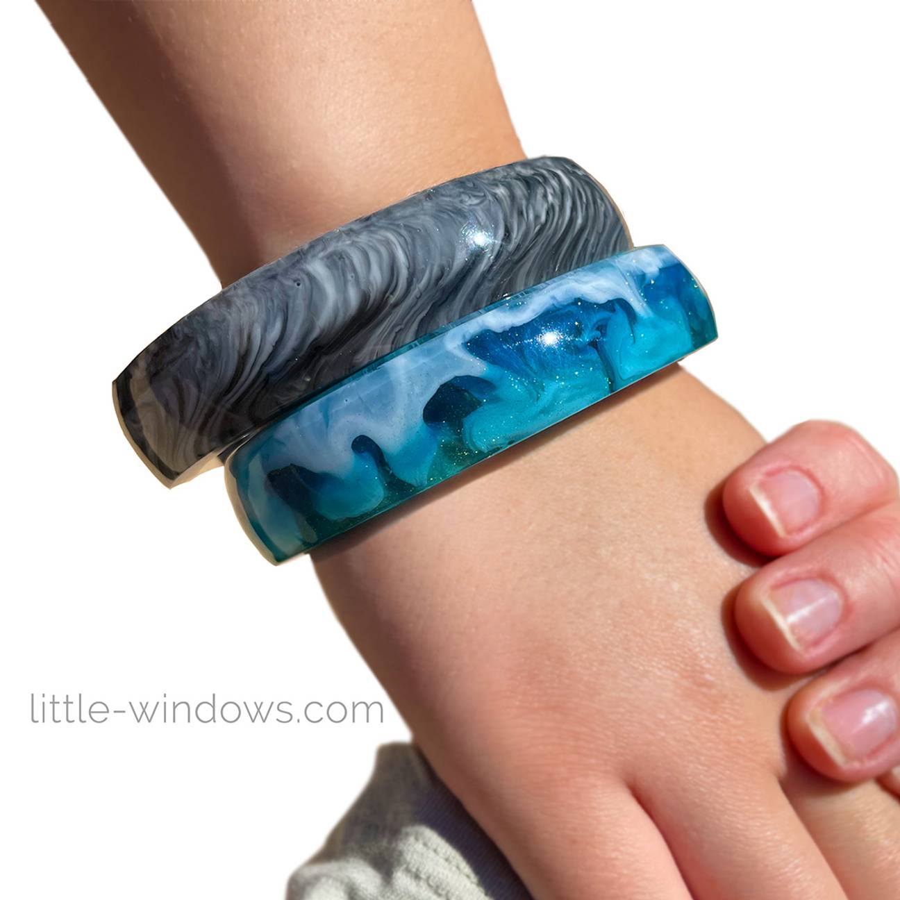 Making Resin Cuff Bracelets Any Size, tutorial from little-windows.com ...