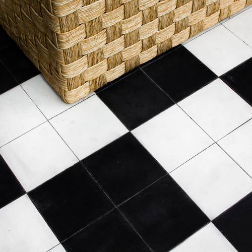 clé tile | concrete cement | solid black | artistic square