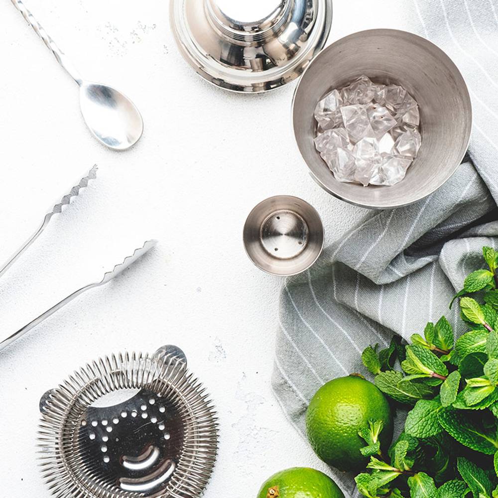 Hugo Spritz Recipe | How To Make A St-Germain Spritz Cocktail – O ...