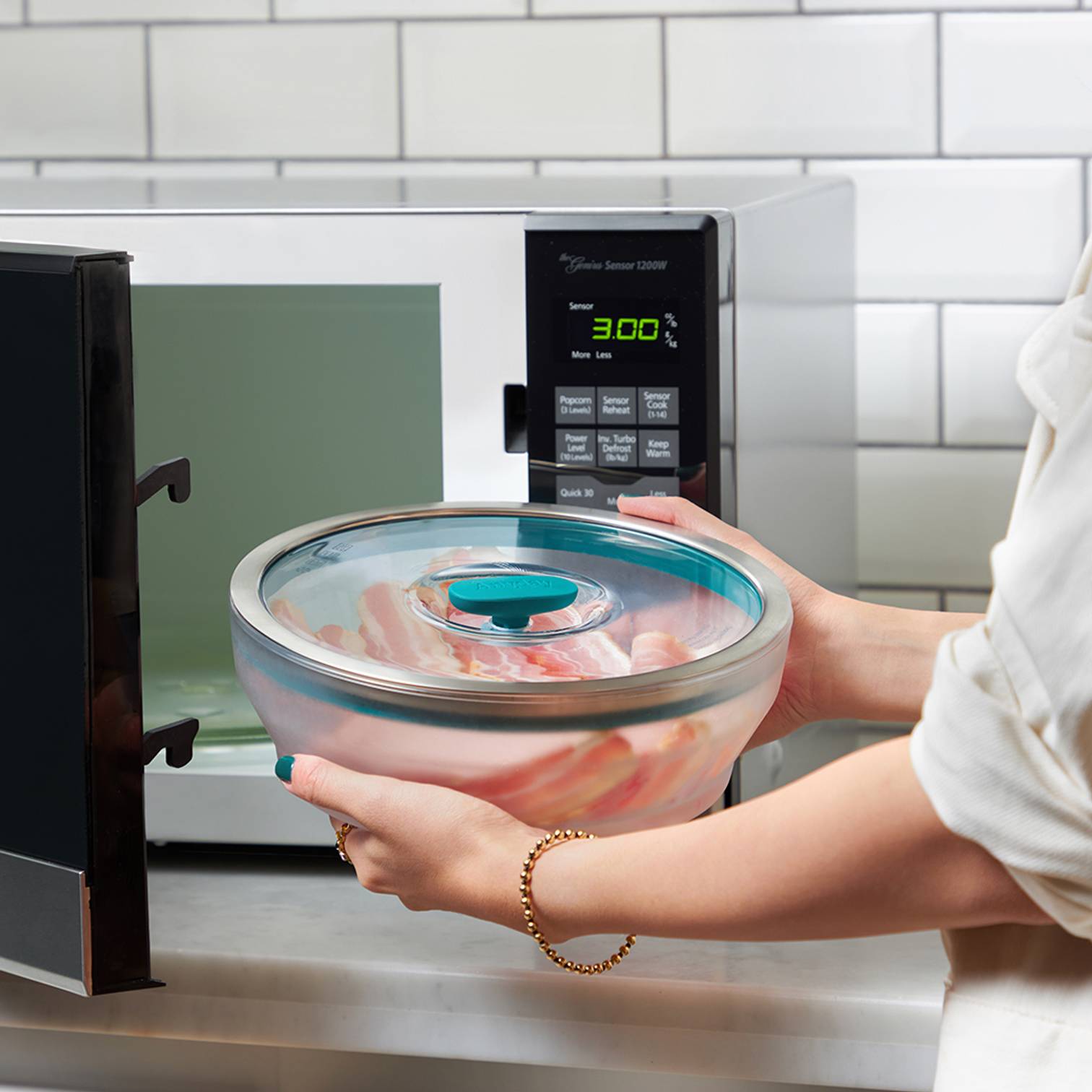 How to Cook Bacon in the Microwave | Anyday