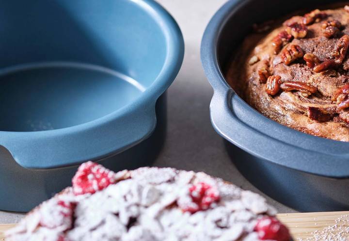 Nest™ Bake 2-piece Blue Round Cake Tin Set | Joseph Joseph UK