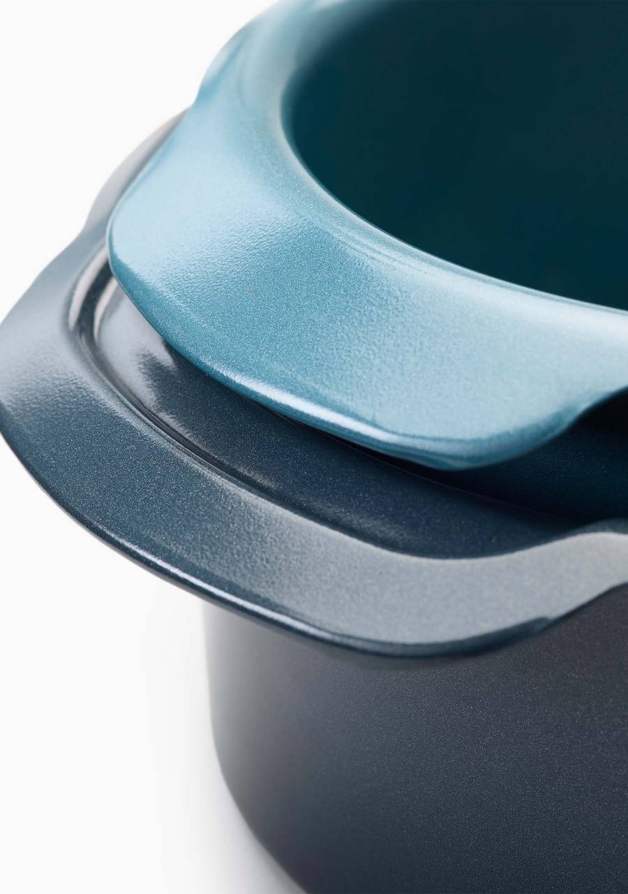 Nest™ Bake 2-piece Blue Round Cake Tin Set | Joseph Joseph UK