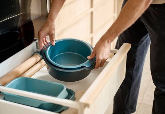 Nest™ Bake 2-piece Blue Round Cake Tin Set | Joseph Joseph UK