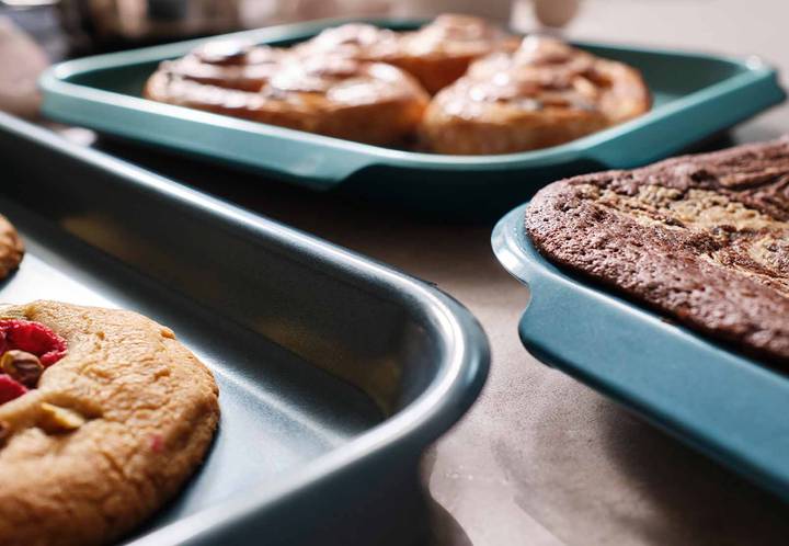 Nest™ Bake 3-piece Blue Baking Tray Set | Joseph Joseph UK