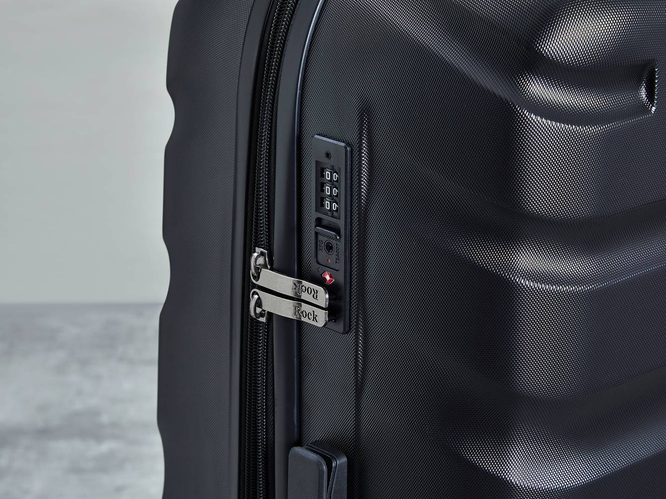 Bali Large Suitcase | Black | Rock Luggage