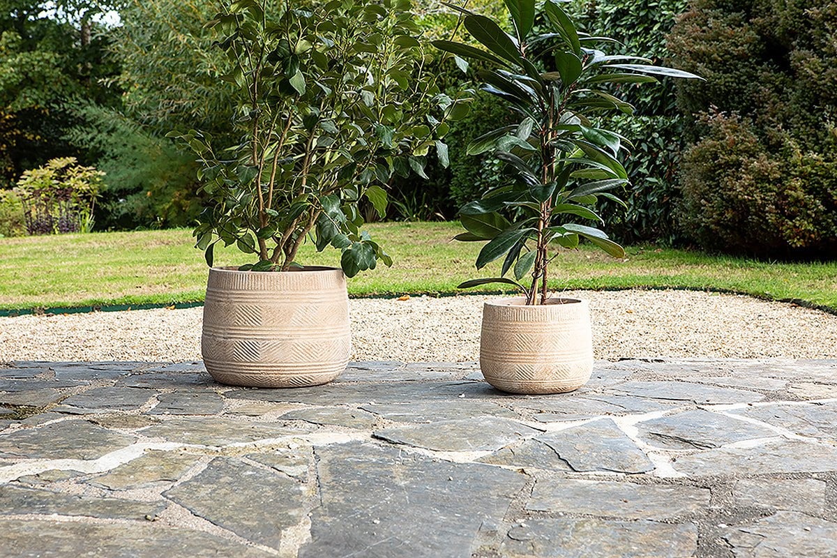 Zadie Etched Ceramic Planters - Neutral - (Set of 2) – Nkuku