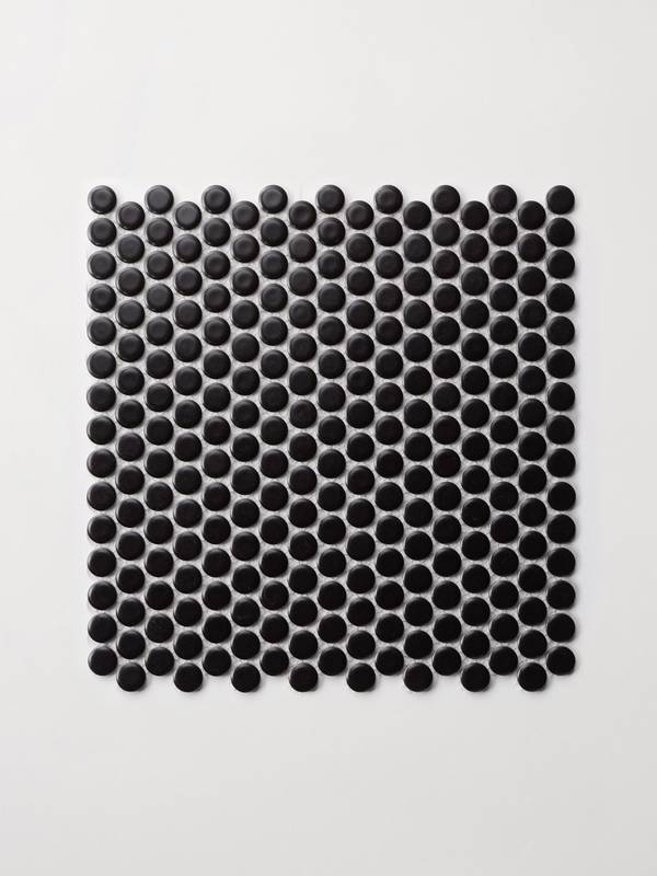 clé tile | ceramic | penny round | black | matte