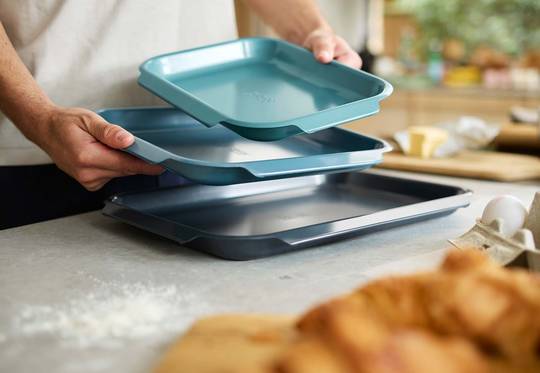 Nest™ Bake 3-piece Blue Baking Pan Set | Joseph Joseph US