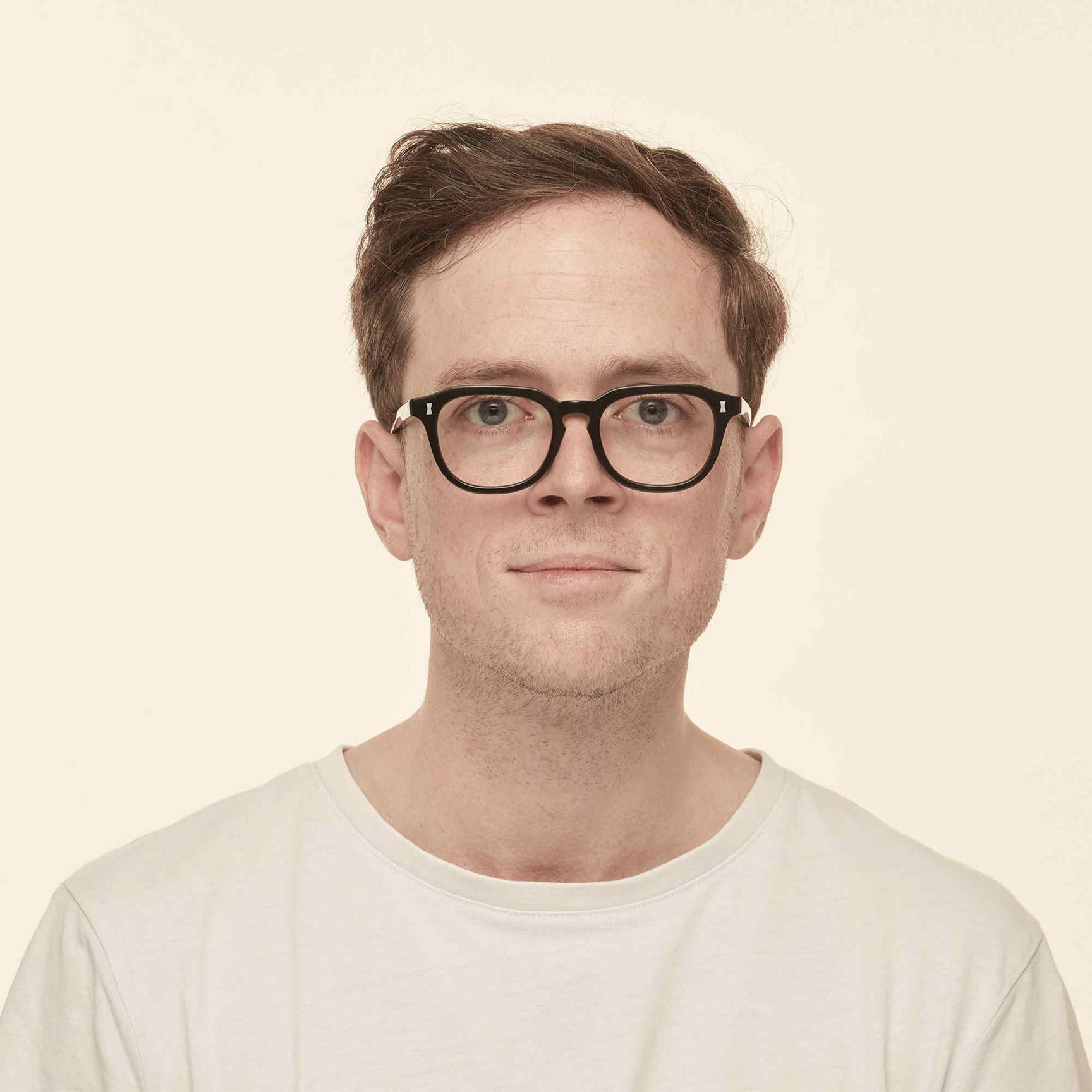 Bunning: Rectangular glasses with a narrow bridge | Cubitts