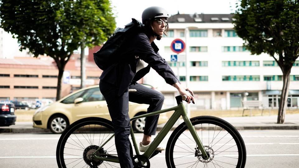 Orbea Vibe H30 2023 Crossbar Electric Bike – e-bikeshop.co.uk