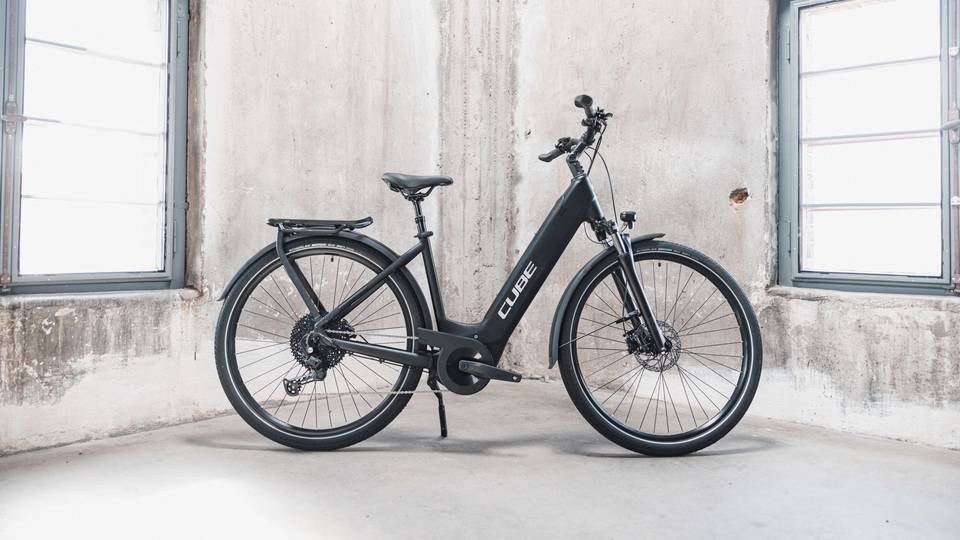 Cube Touring Hybrid Pro 625 2024 Easy – e-bikeshop.co.uk