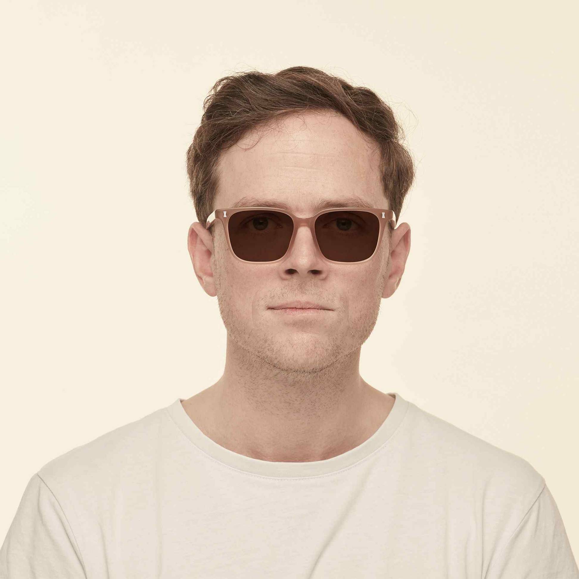 Kerwick: Rectangular sunglasses with a narrow bridge | Cubitts