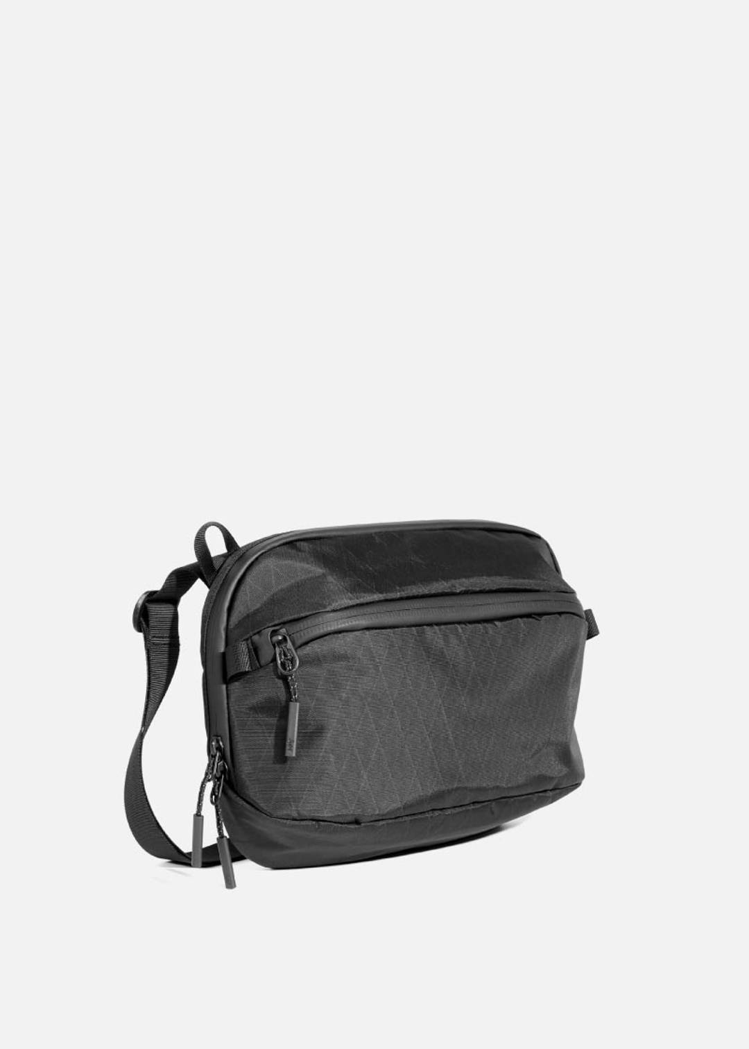 Sling Bags - Travel & Tech Slings – Aer UK