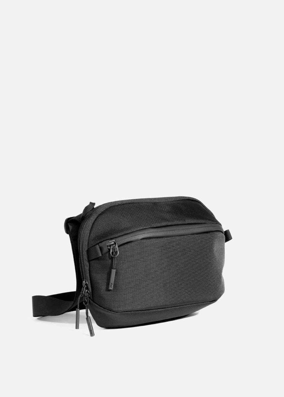 Sling Bags - Travel & Tech Slings – Aer UK