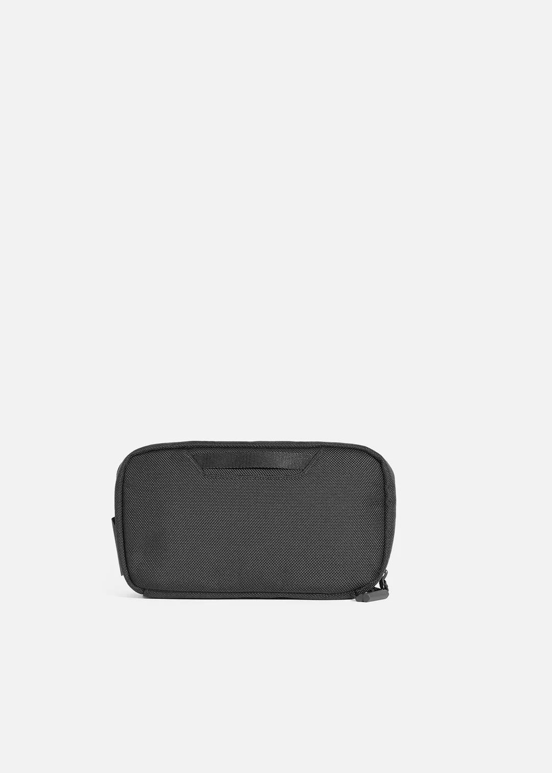 Pouches - Tech Pouches & Washbags for Travel – Aer UK