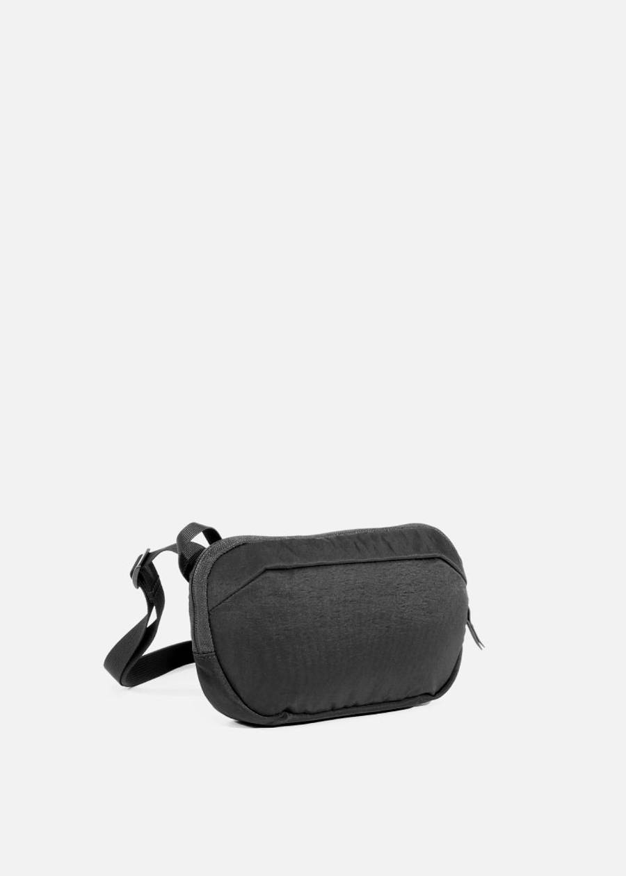 Sling Bags - Travel & Tech Slings – Aer UK