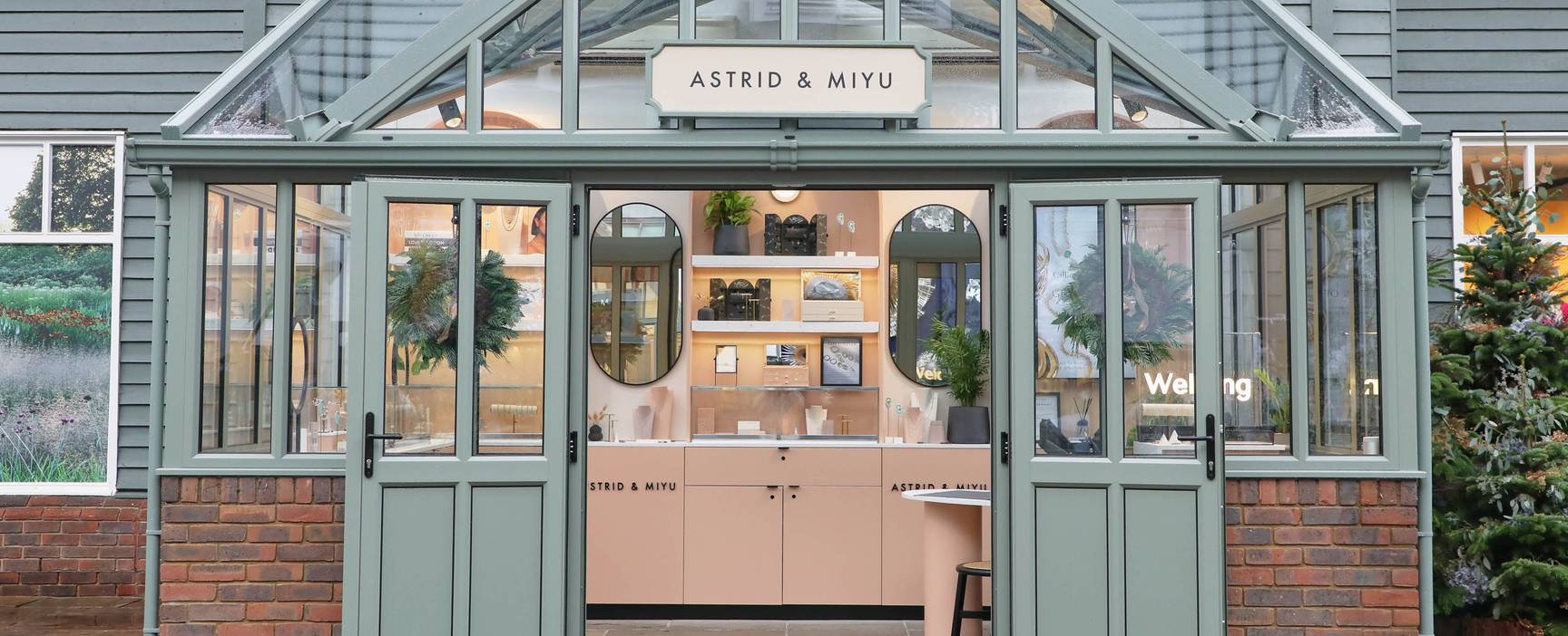 Stores | Astrid & Miyu